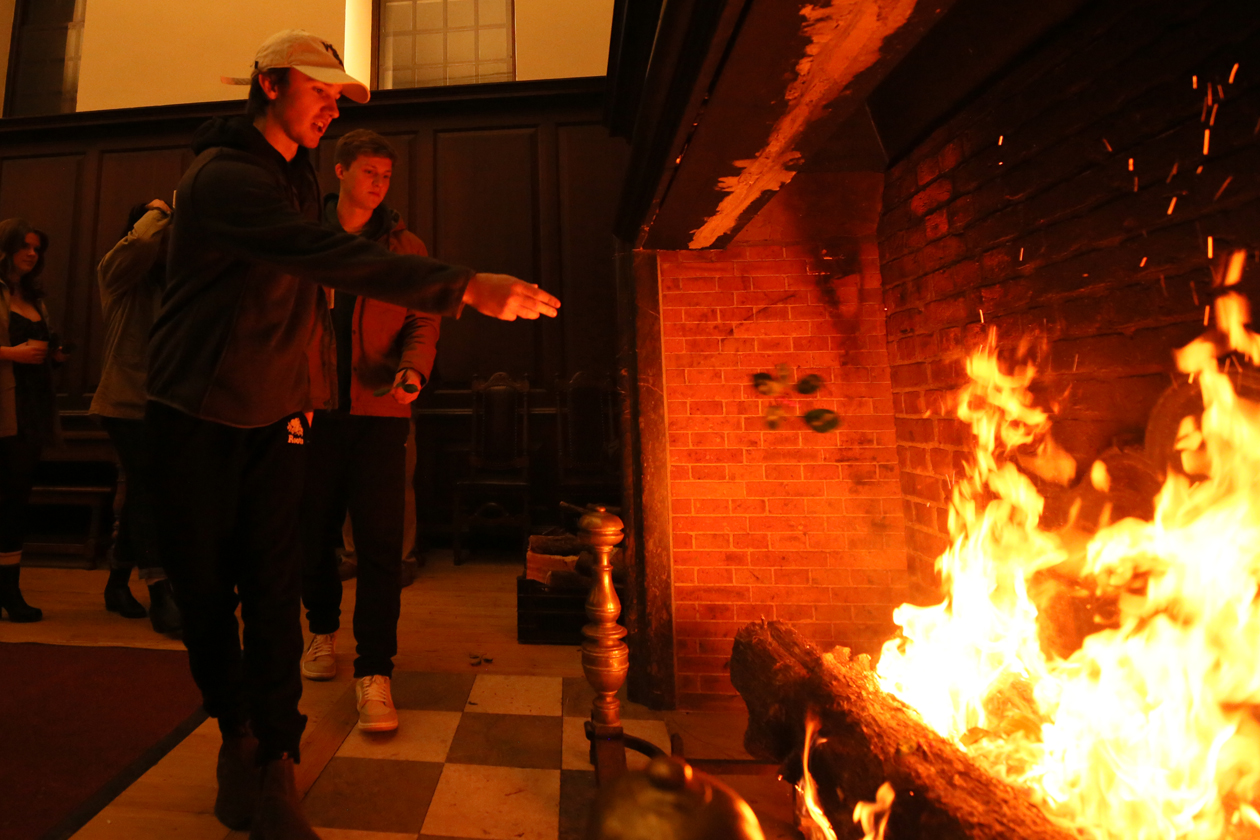 W&M’s 2022 Yule Log ceremony in photos – W&M News