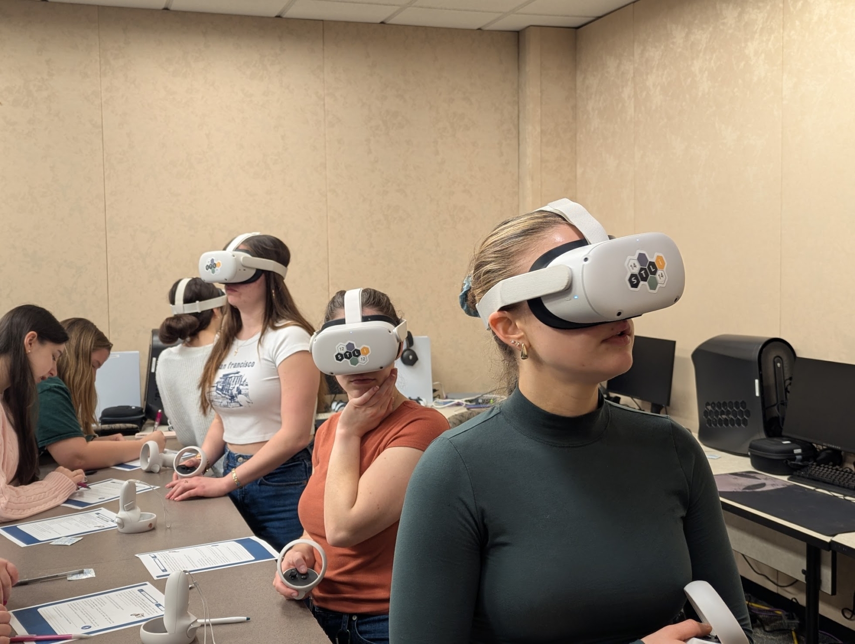 Virtual Reality Lab takes students beyond the classroom – W&M News